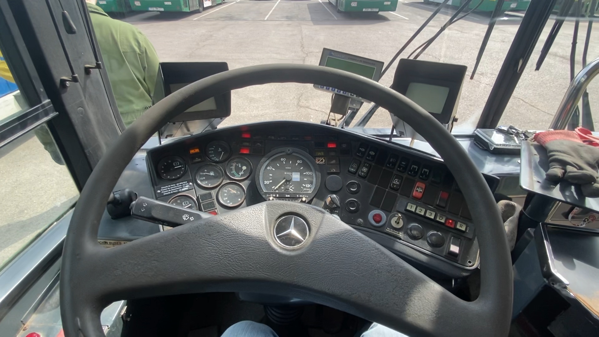Mercedes-Benz O405N2 “SOM“ (1998) – ARCA-BUS
